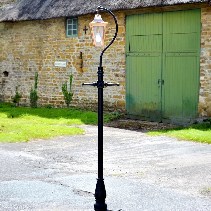 Garden Lamp Posts | English Lamp Post Co Since 1986 – English Lamp Posts