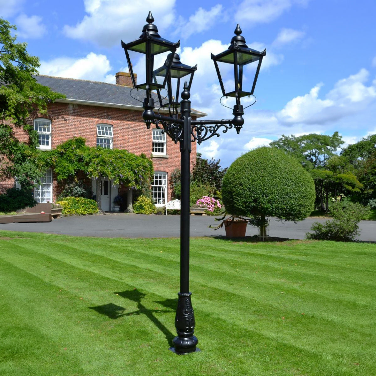 Garden Lamp Posts | English Lamp Post Co Since 1986 – English Lamp Posts