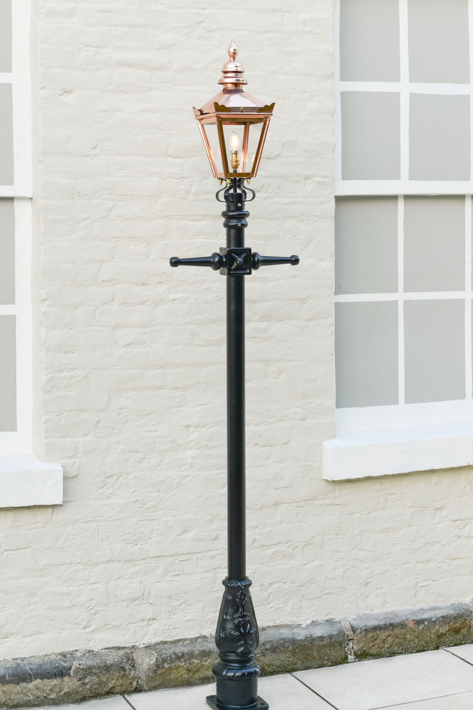 Garden Lamp Posts | English Lamp Post Co Since 1986 – English Lamp Posts