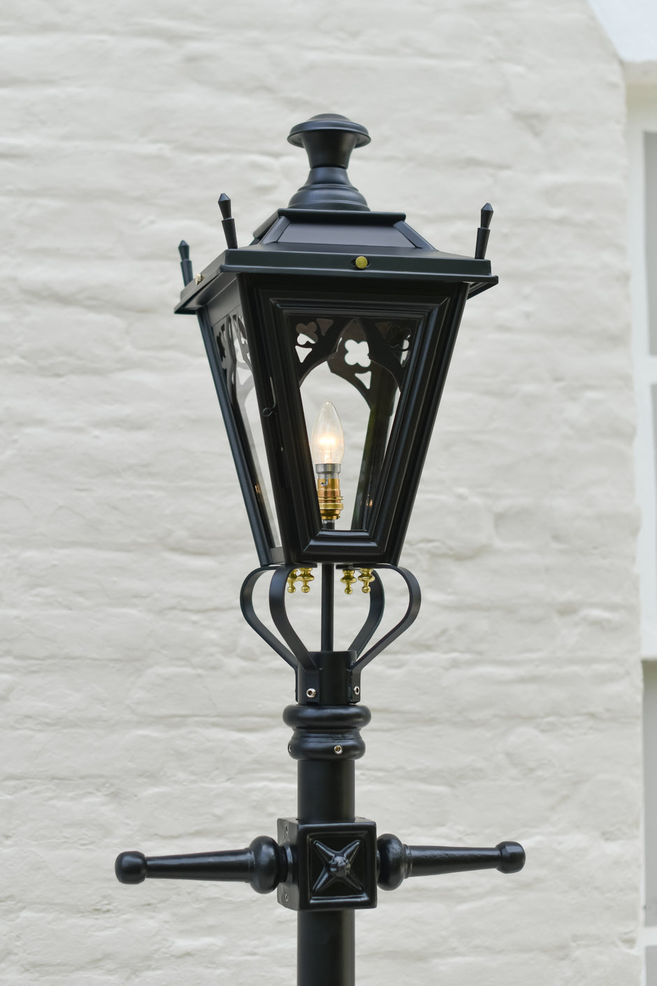 English Lamp Posts | Superior Lighting Since 1986